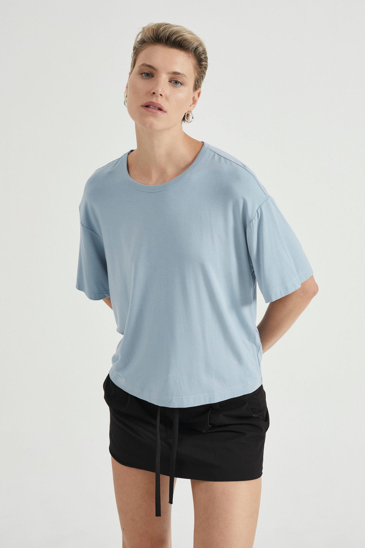 PUSH PULL TEE | BLUE HAZE | THIRD FORM | Capsule Wardrobe Essentials ...
